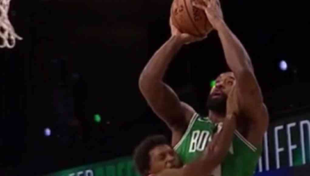 Brad Wanamaker Hits Kyle Lowry Groin with Flying Karate Knee in Game 3 ...